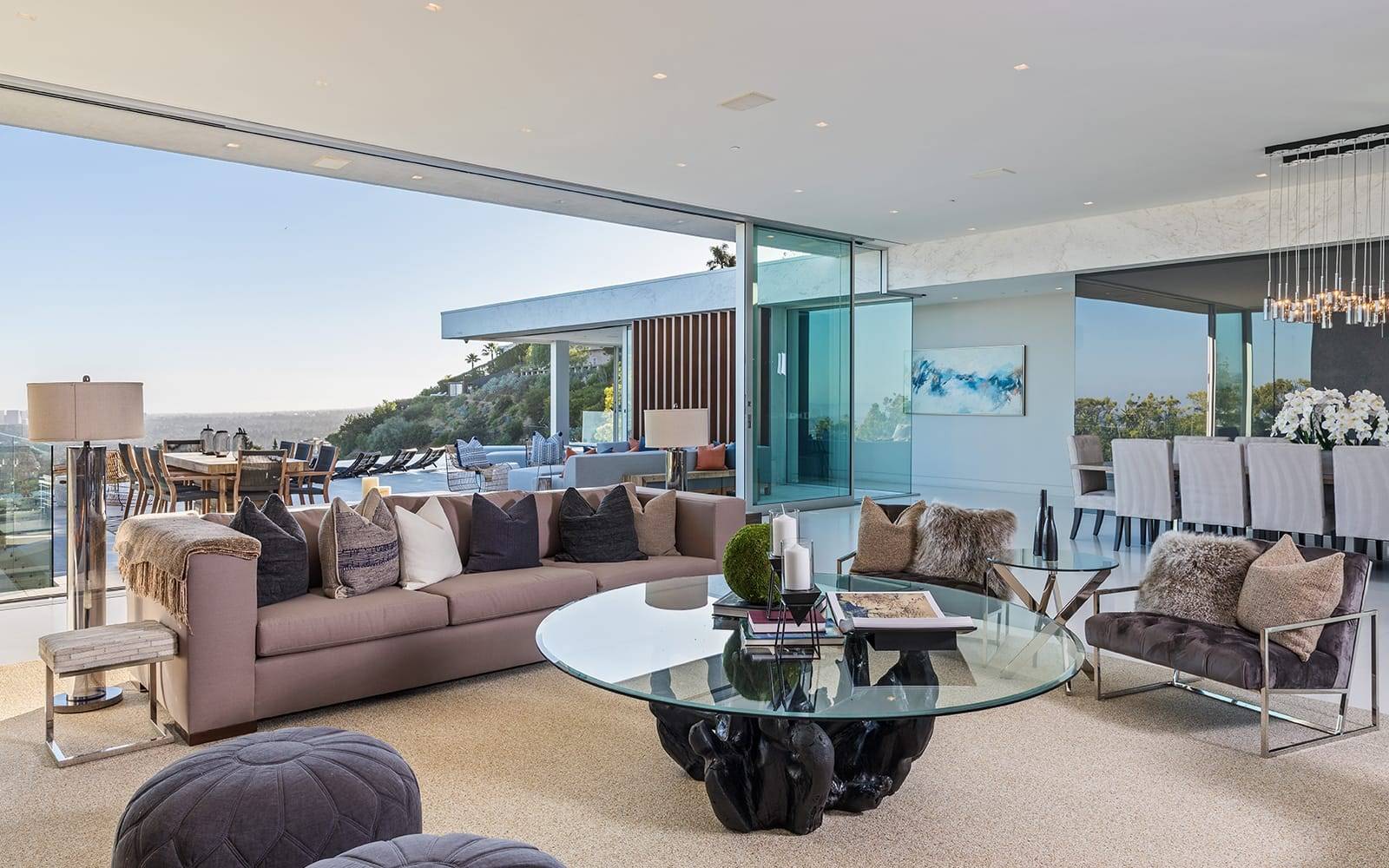H E S | High End Staging