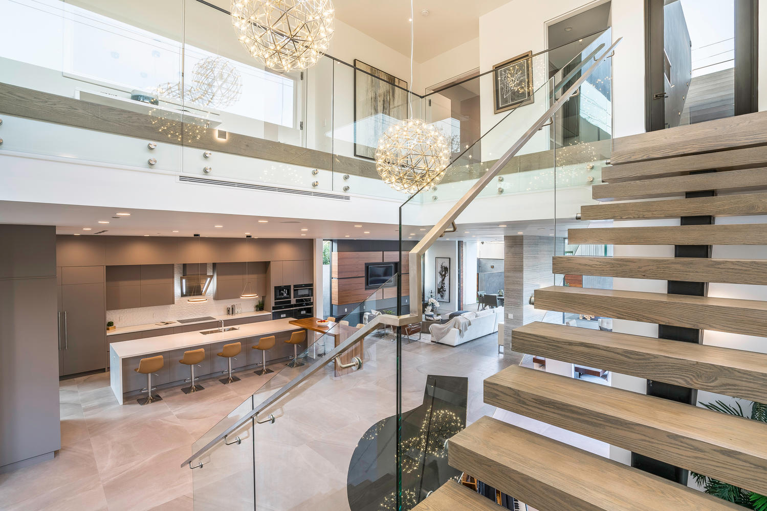 H E S | High End Staging